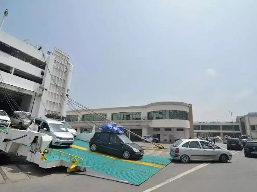 Algérie : plusieurs véhicules interdits sur les ferries cet été